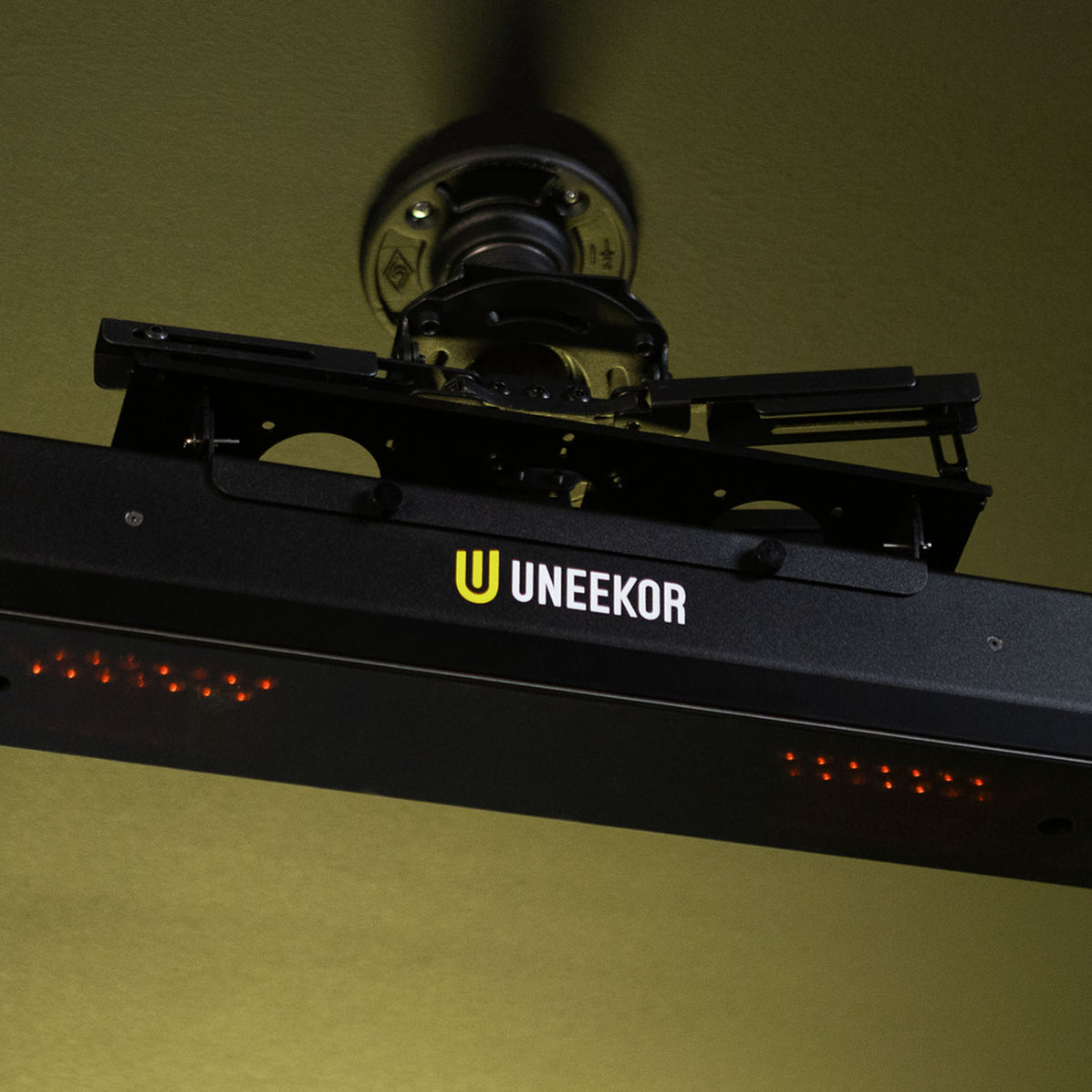 Uneekor EYE XR Golf Simulator with PlayBetter SimStudio™ Package